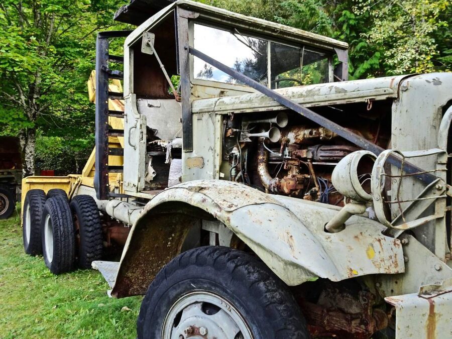 What Is The Most Popular Semi Truck Engine - Truck Report Geeks